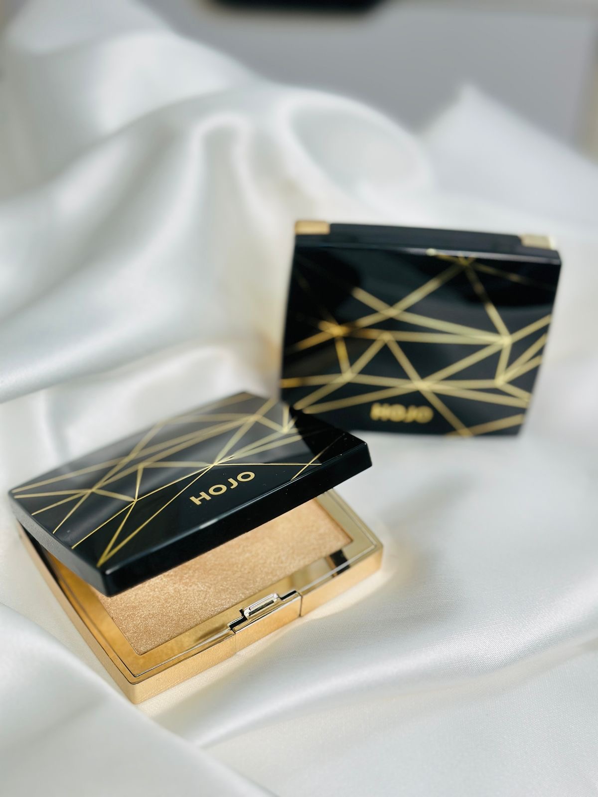 HOJO HIGHLIGHTER GOLDEN SHADE | Cute Stuffs